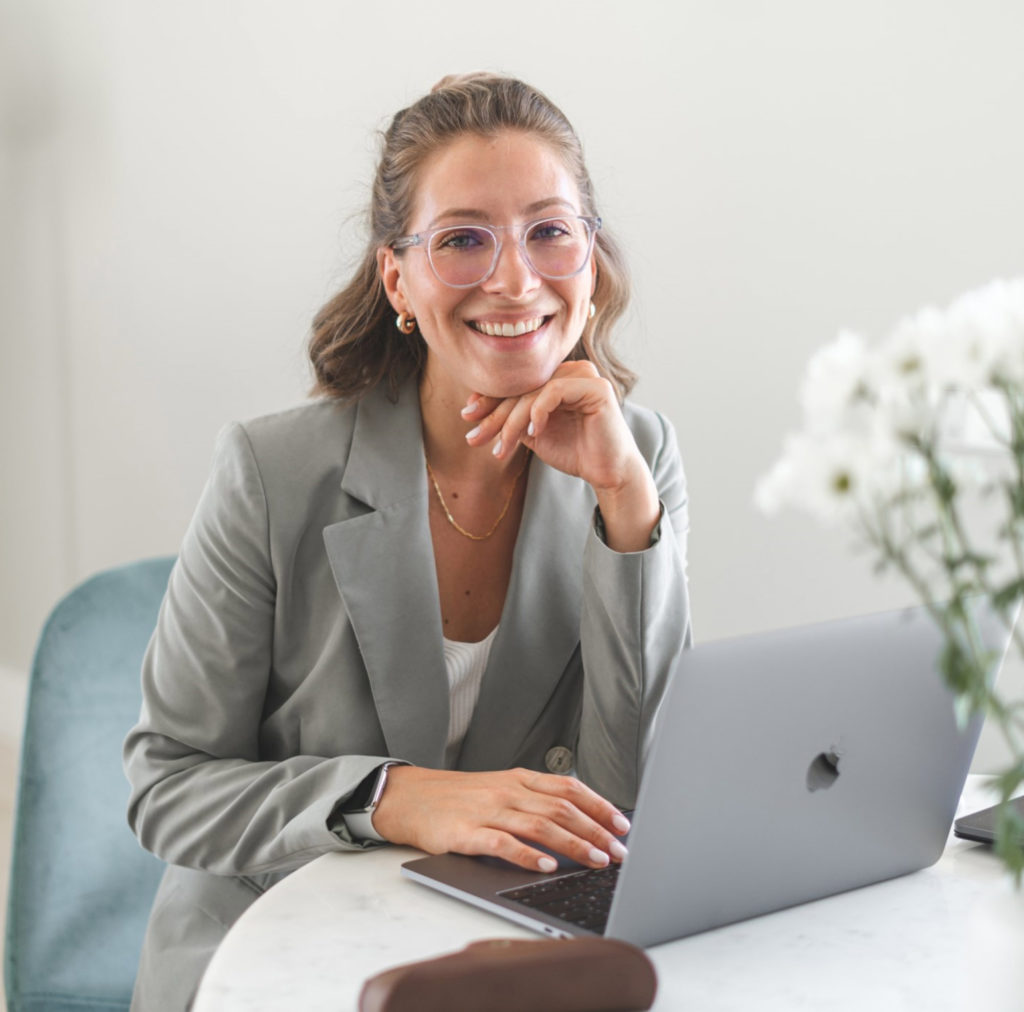 Sleep Glasses Benefits. For a Better Night’s Rest! | BARNER